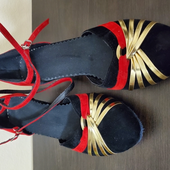 Shoes | Stylish Black And Red Pumps With Design | Poshmark